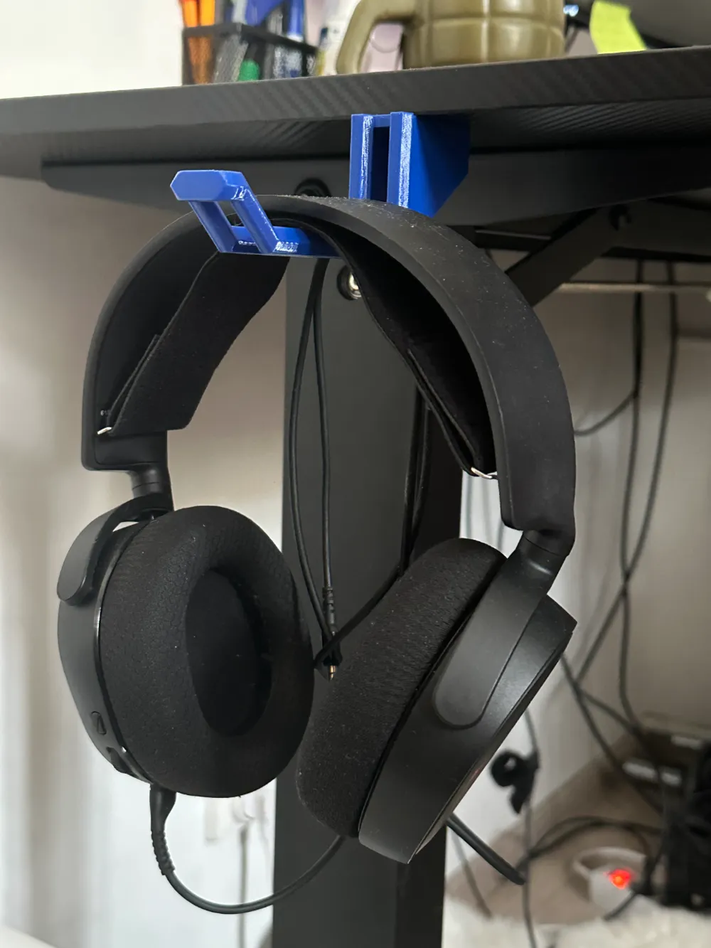 Hexagonal Headphone Hanger (Screws) by Printalion - MakerWorld