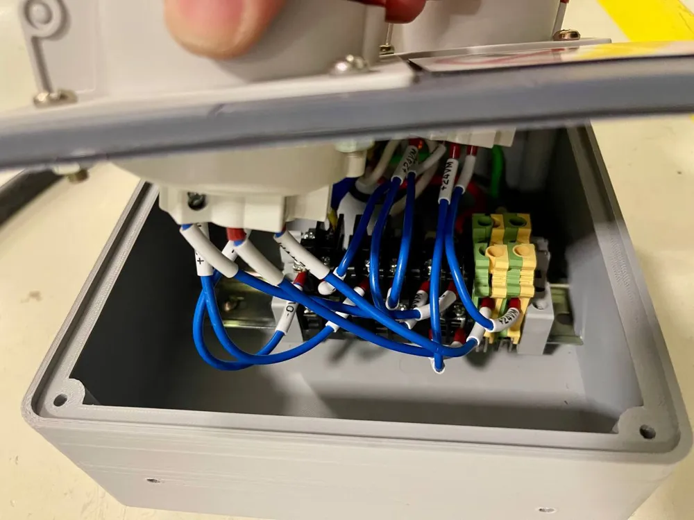 Switchboard 400V by PoRast - MakerWorld