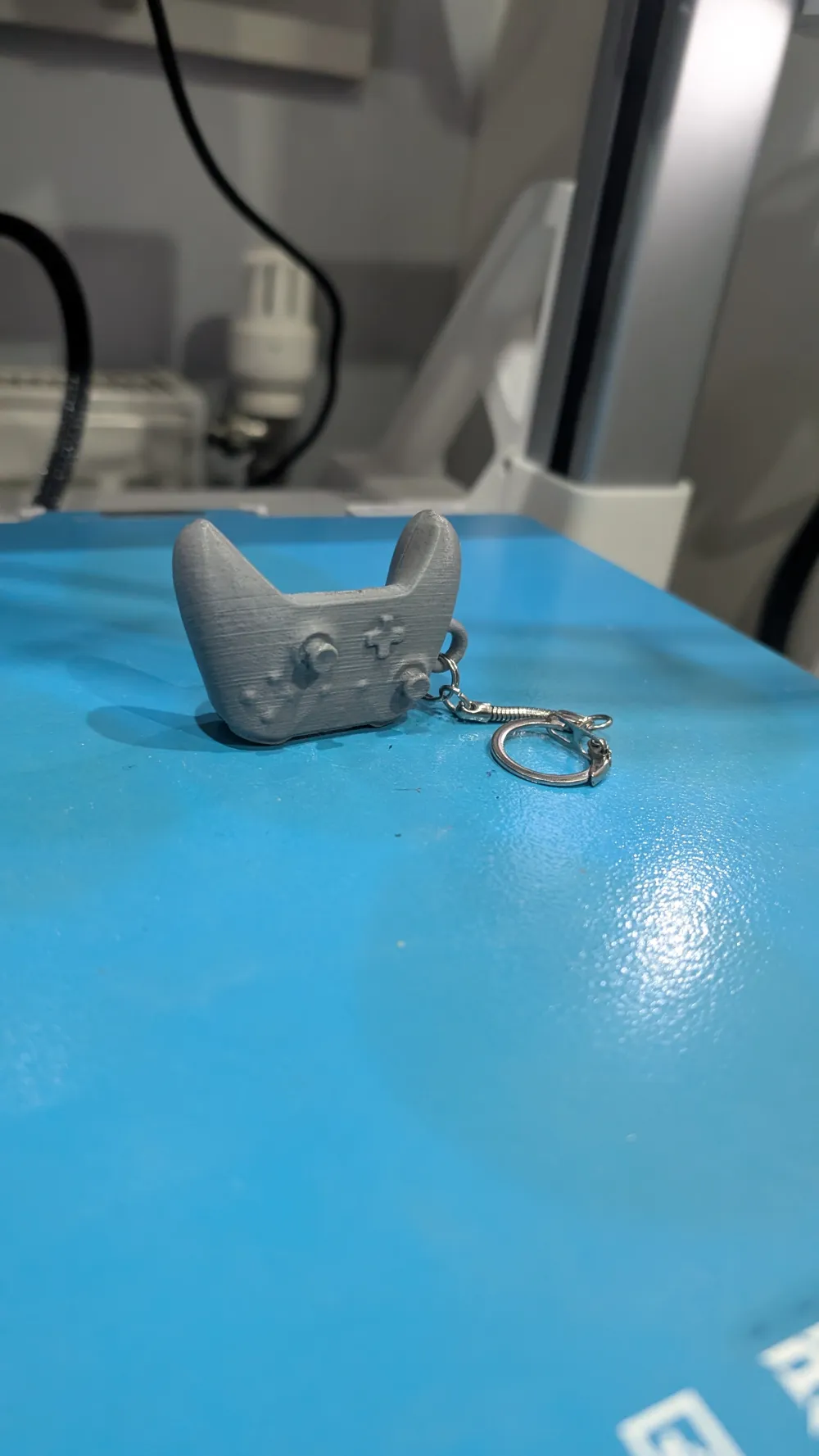 Xbox One controller keyring - Free 3D Print Model - MakerWorld