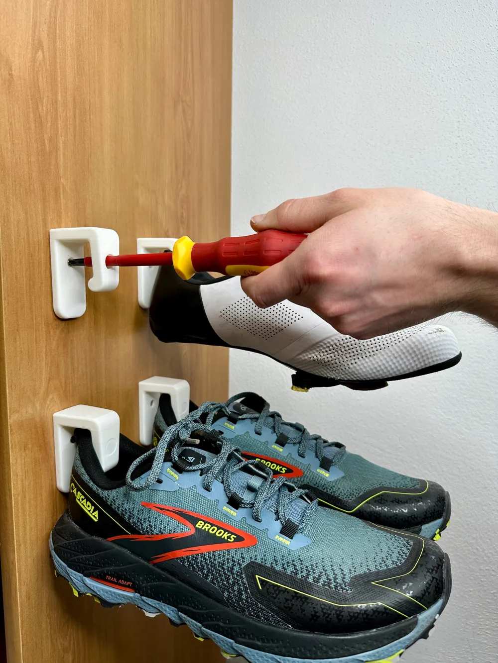 Shoe holder hook - Free 3D Print Model - MakerWorld
