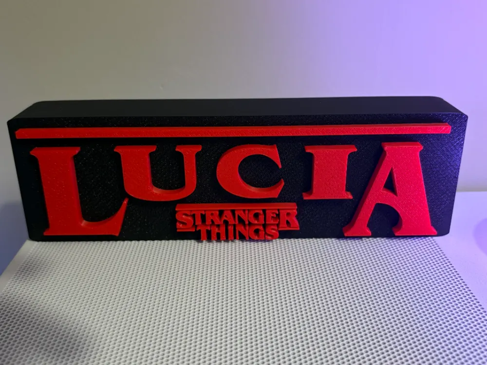 soporte/letrero stranger things lucia - Free 3D Print Model - MakerWorld