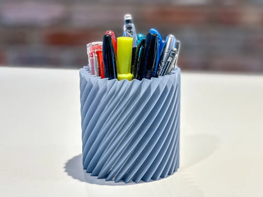 Wavy Pen Holder by Buzzzz - MakerWorld