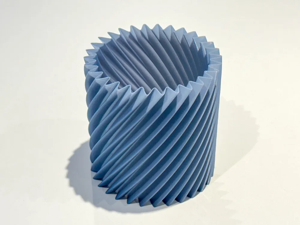 Wavy Pen Holder by Buzzzz - MakerWorld