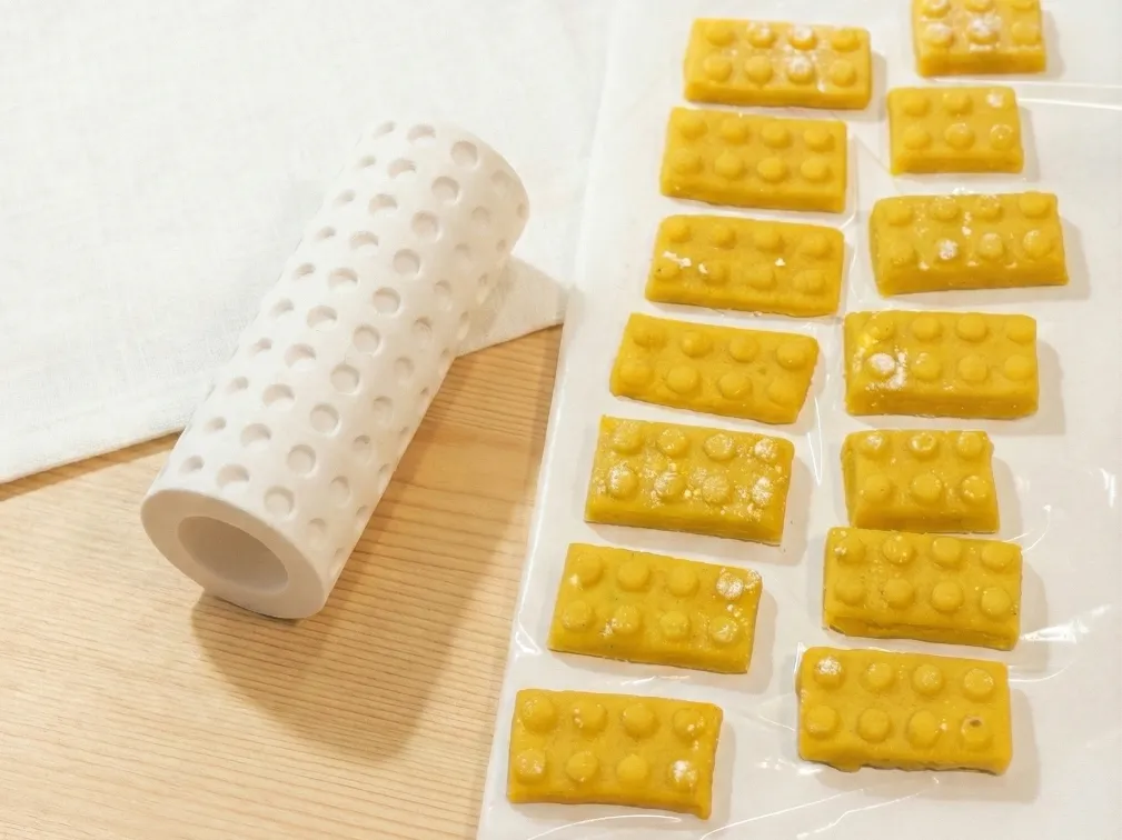 Brick Roller / Marzipan Fondant brick - Free 3D Print Model - MakerWorld