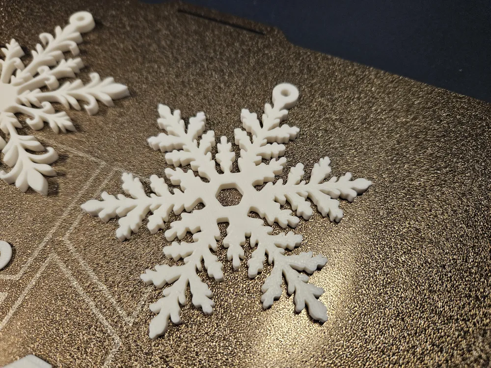 Christmas Snowflake Decoration - Free 3D Print Model - MakerWorld