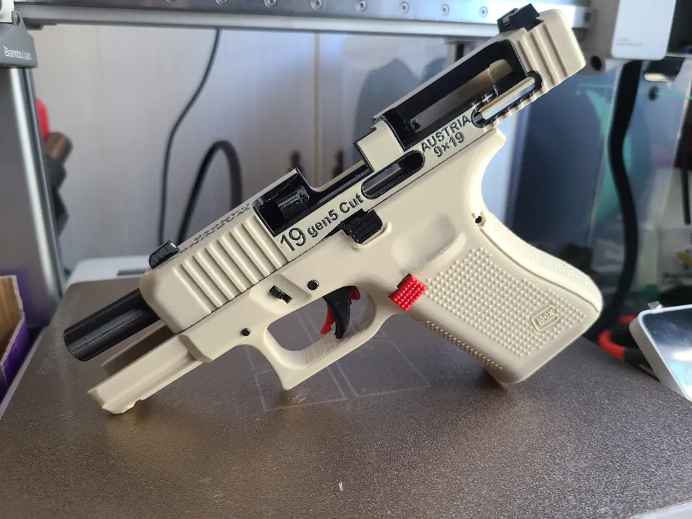 NEW Glock 19 Gen5 Cut Fully Functional Shell-Ejecting Pistol Toy by a.m ...