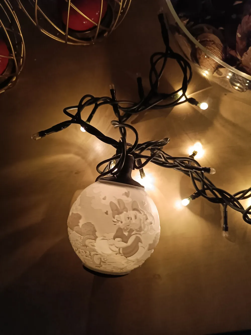 Donald Duck & Daisy Christmas Lithophane Ball by abactor81 MakerWorld ...