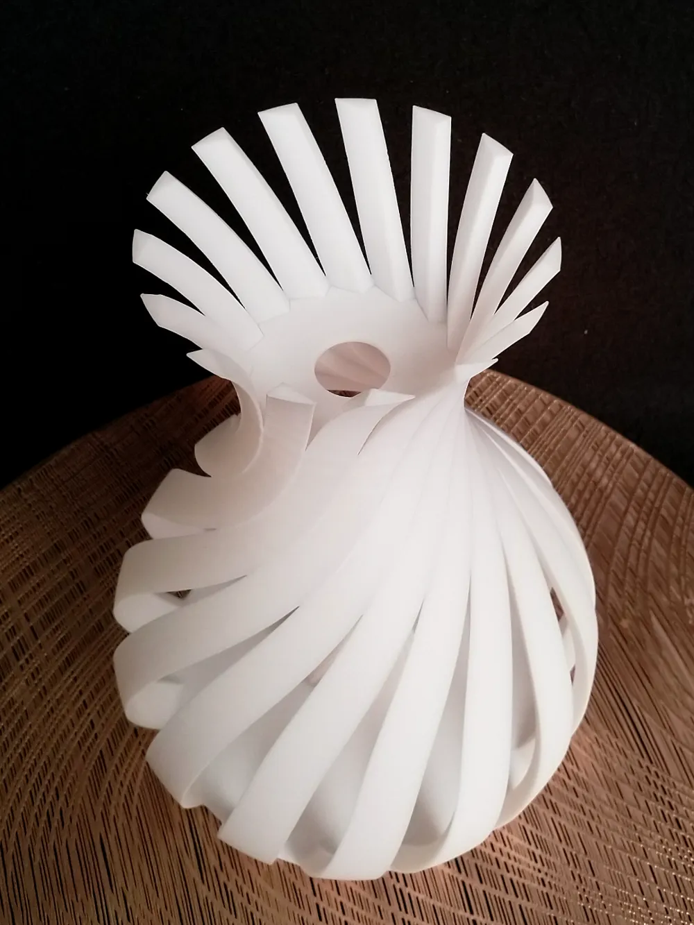 See-through Vase by Erop_3D - MakerWorld
