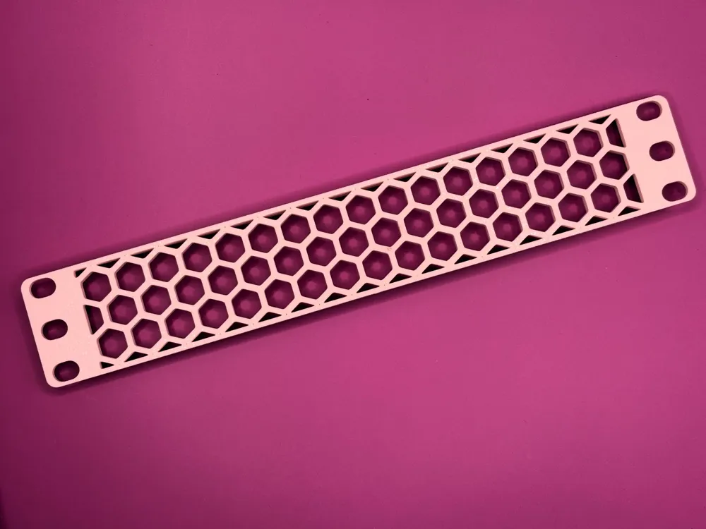 10" 1U Vented Panel - Hex Pattern - Free 3D Print Model - MakerWorld