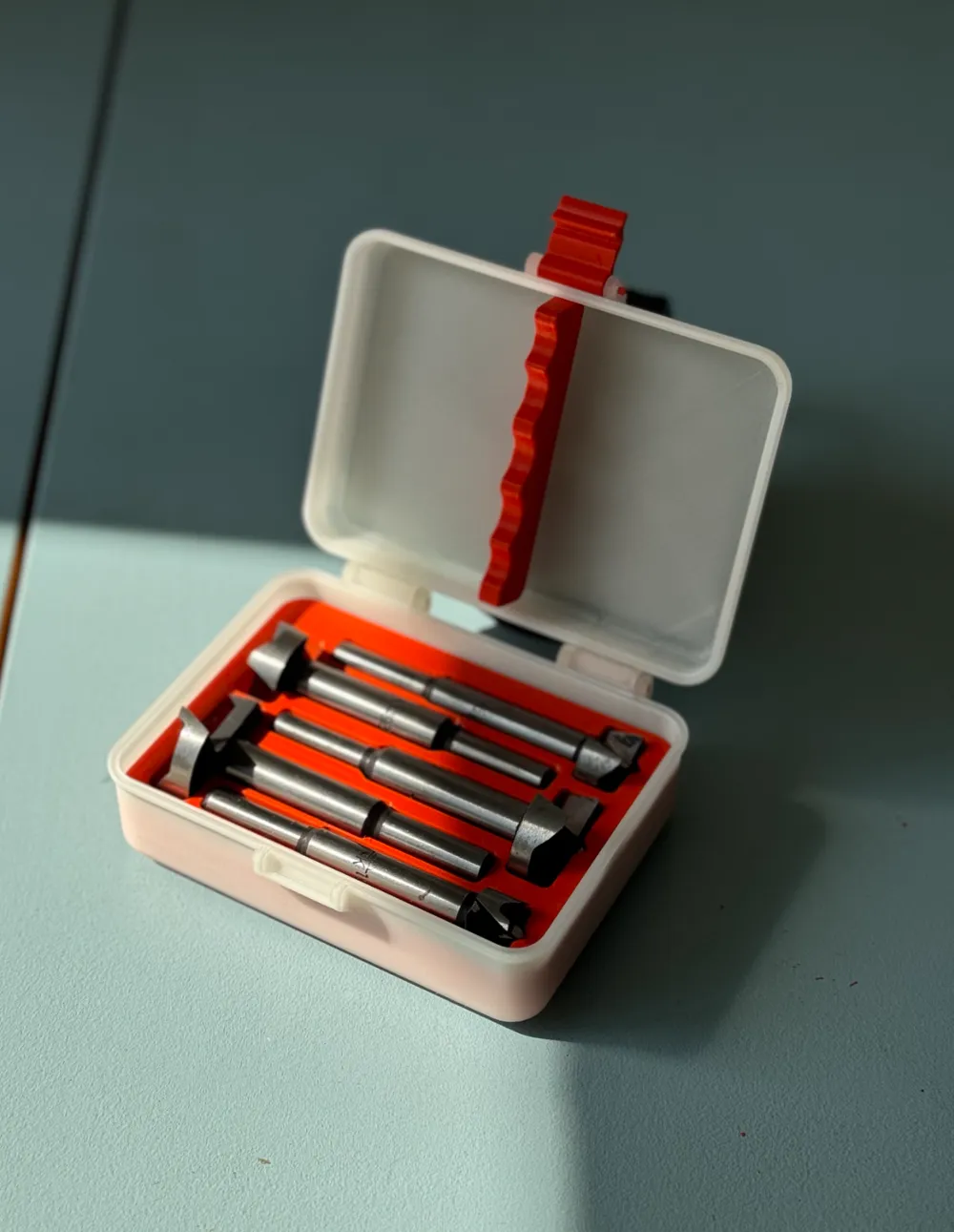 Parametric box with latch - Free 3D Print Model - MakerWorld