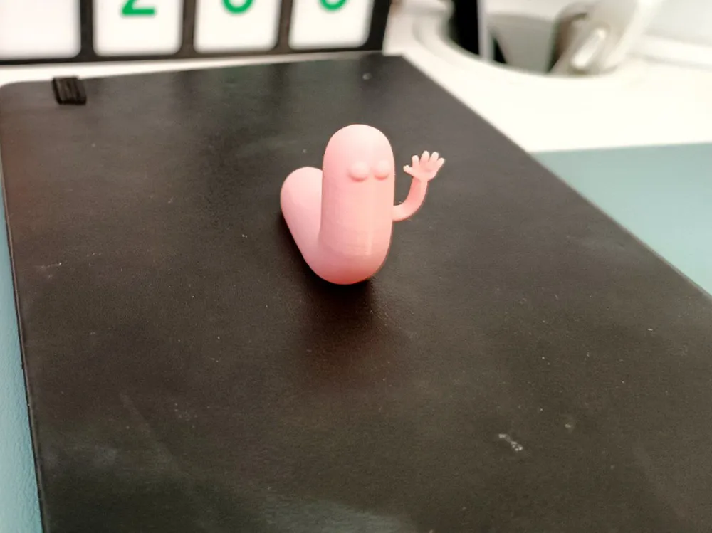 Gang of Worms - Robert, the friendly worm by Valeria Momo - MakerWorld