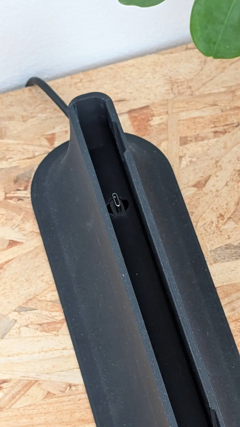 Vertical MacBook 16" dock - Free 3D Print Model - MakerWorld