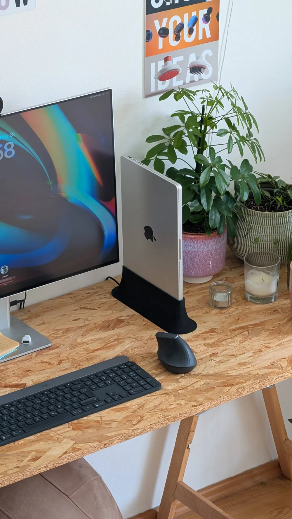Vertical MacBook 16" dock - Free 3D Print Model - MakerWorld