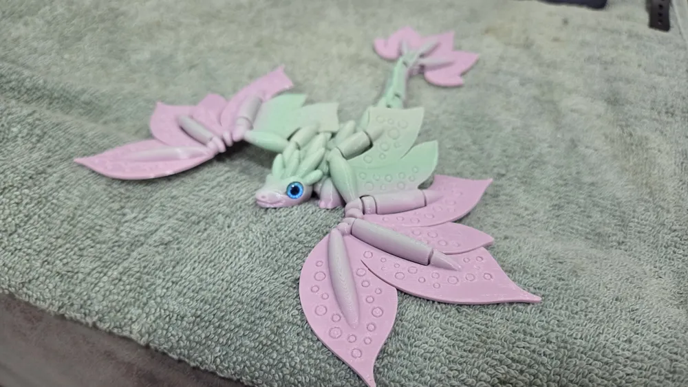 Cute Dragon - glass eye compatible - Free 3D Print Model - MakerWorld