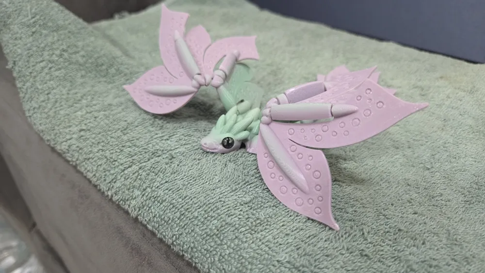 Cute Dragon - glass eye compatible - Free 3D Print Model - MakerWorld