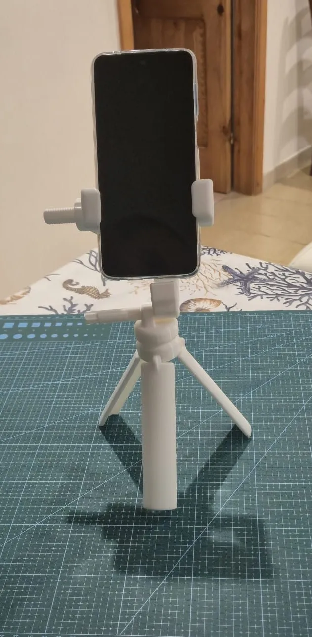 Universal smartphone tripod - Free 3D Print Model - MakerWorld