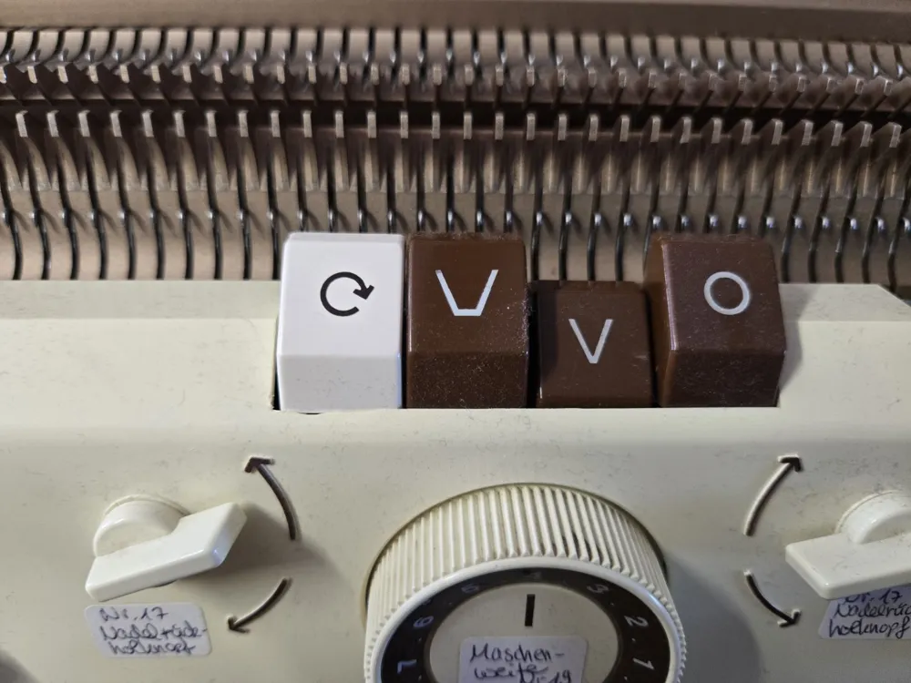 Slide Buttons for Singer Knitting Machine by Roofus - MakerWorld