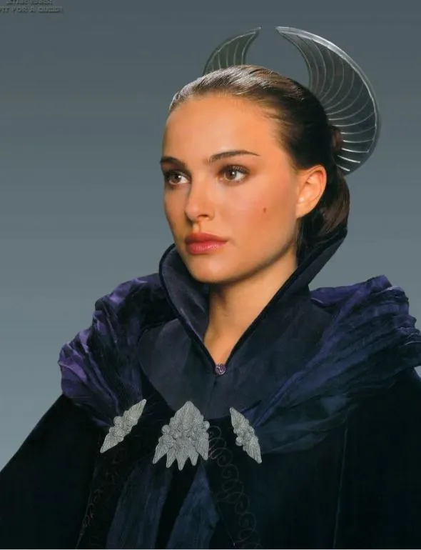Padme Amidala - Final Senate Appearance Headdress by Iron Mike ...