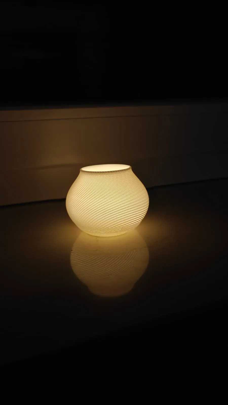 Tealight twisted - Free 3D Print Model - MakerWorld