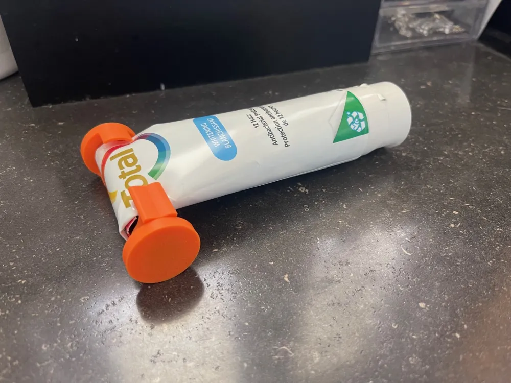 Toothpaste Roller squeezer with Secure Clip by (3DSS) 3D Saguenay ...