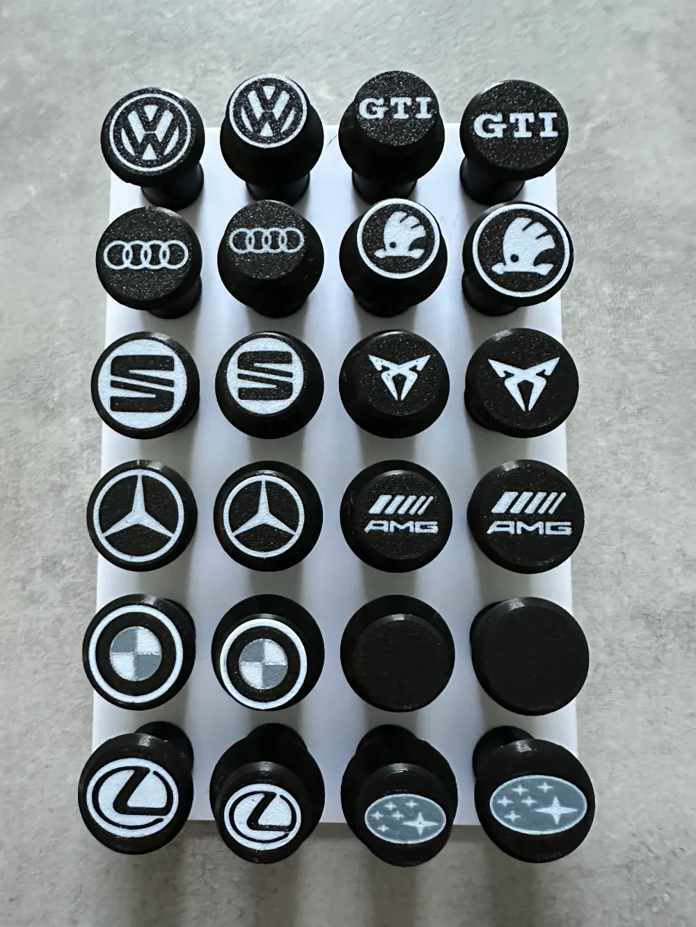 Mercedes AMG Cigarette Lighter Plug /no supports by 3D-Lex - MakerWorld