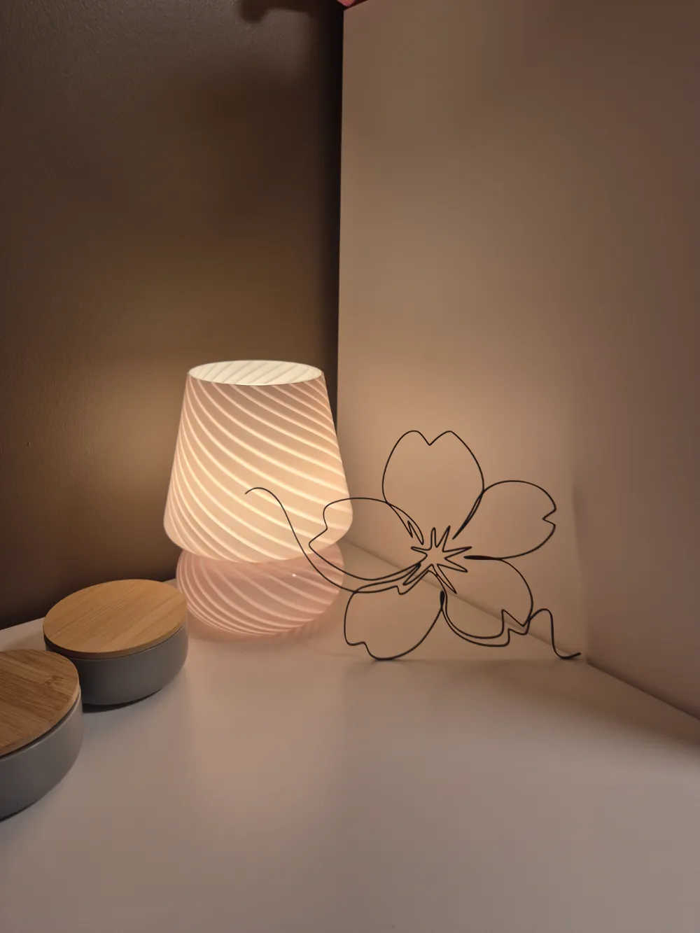 Flower wall art - Free 3D Print Model - MakerWorld