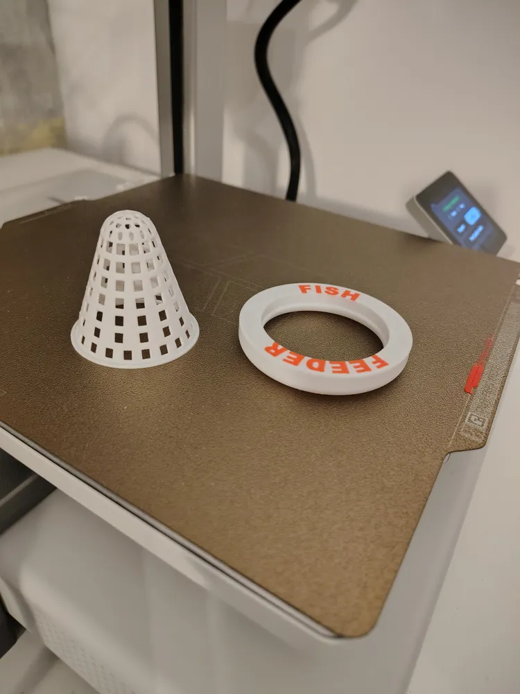 Aquarium floating fish feeder by Kamiszcz MakerWorld: Download Free 3D ...