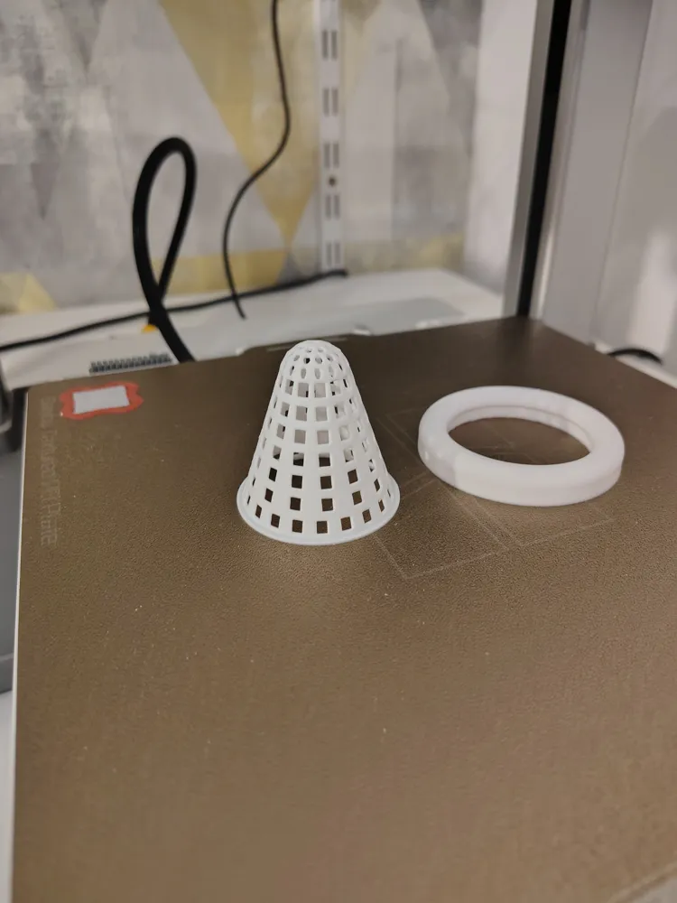 Aquarium floating fish feeder by Kamiszcz MakerWorld: Download Free 3D ...