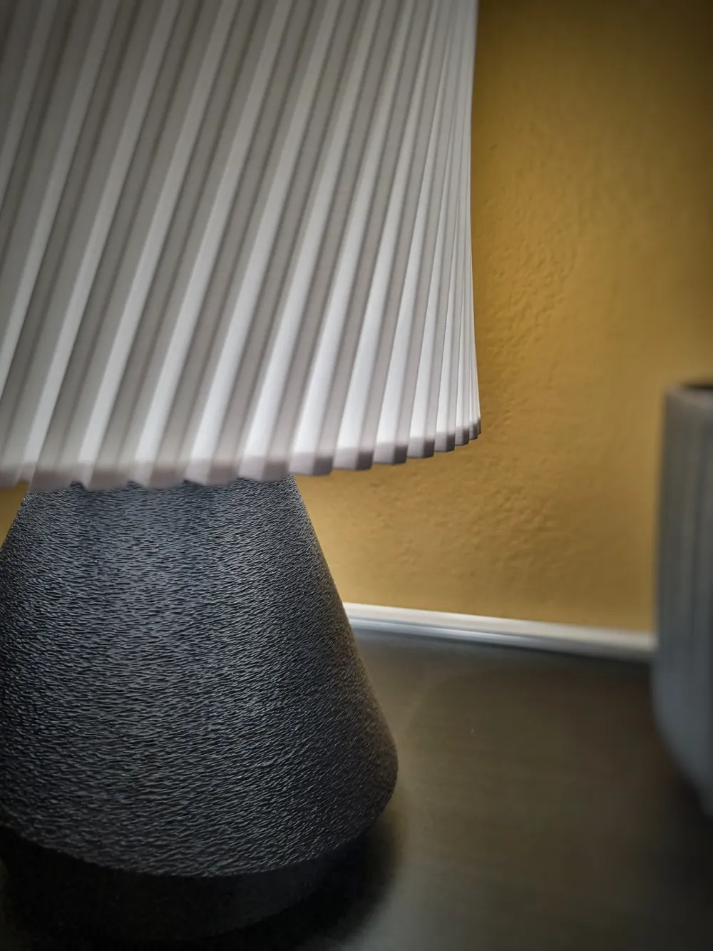 Modern textured lamp by HorakCNC MakerWorld: Download Free 3D Models