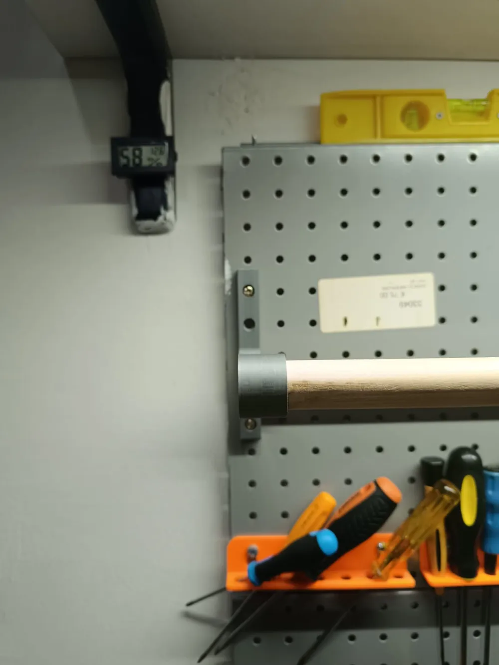 Pegboard Spool Holder 1kg by Rain3 - MakerWorld