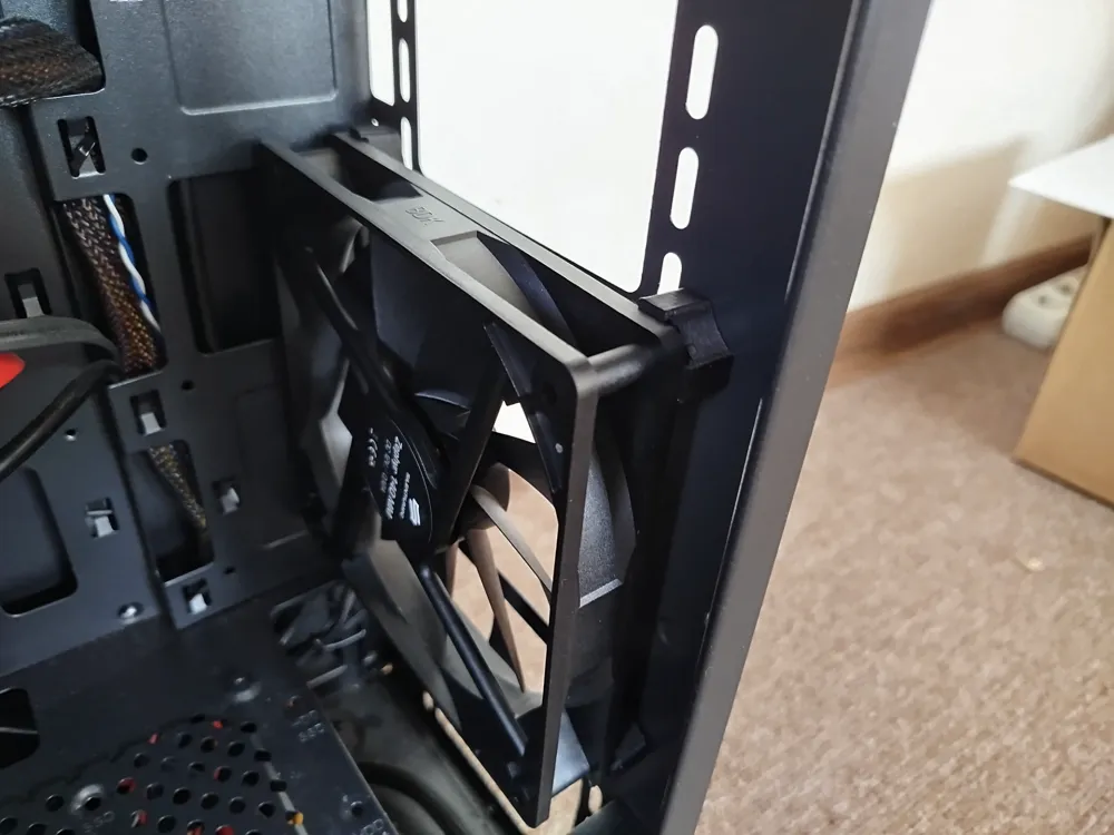 140mm PC Case Fan adapter to 120mm mount by Maker_3DP - MakerWorld
