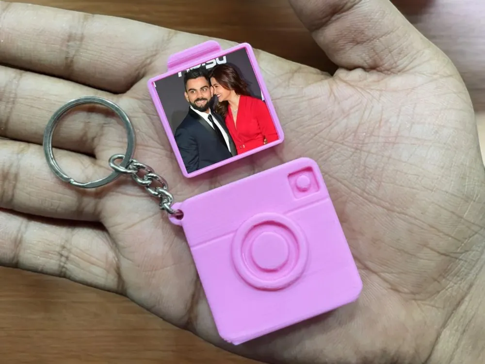 Instagram Camera Keychain - Free 3D Print Model - MakerWorld