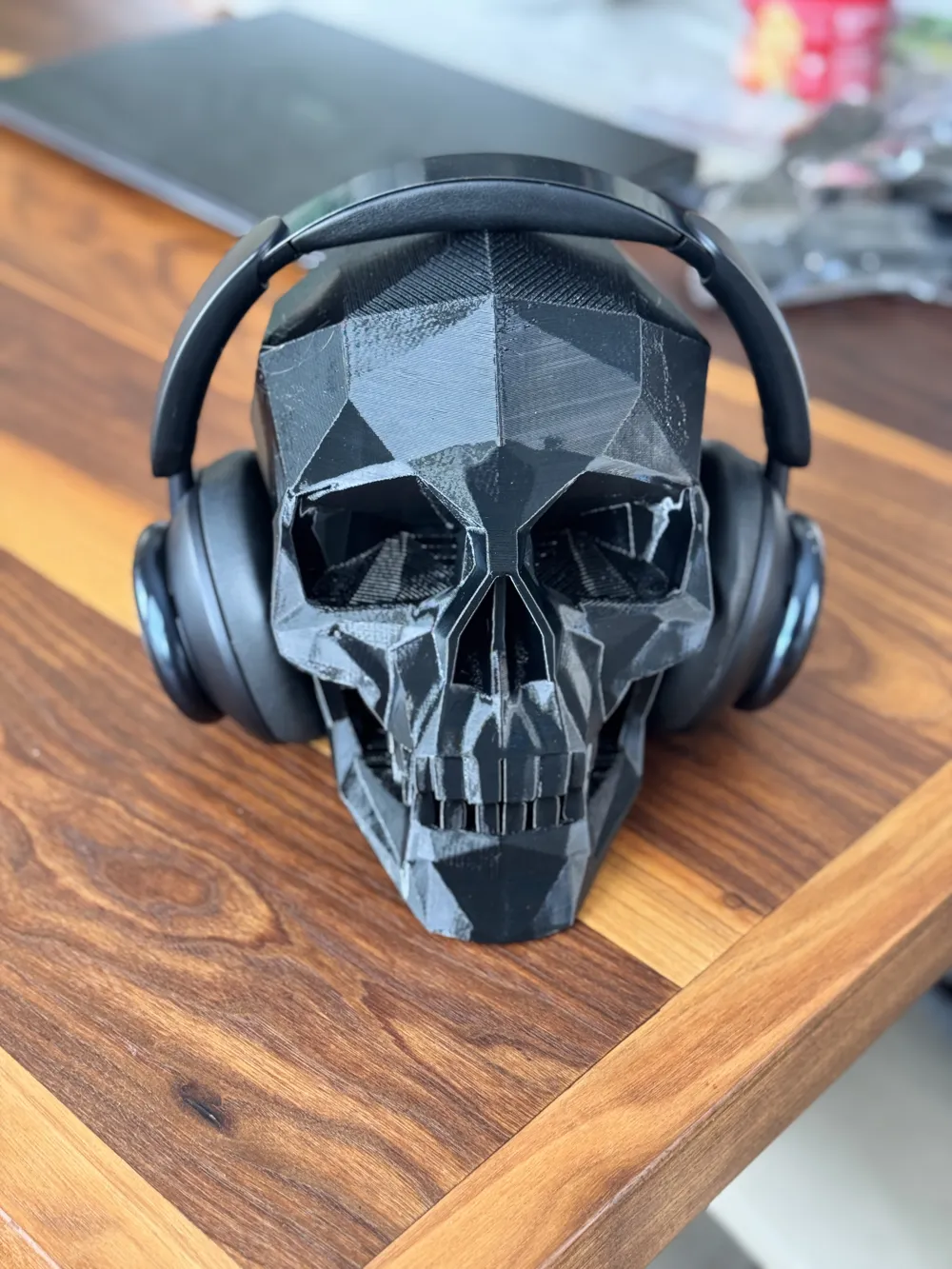 Low-Poly Skull Stand | Hats, Headphone, Sunglasses by josiah MakerWorld ...