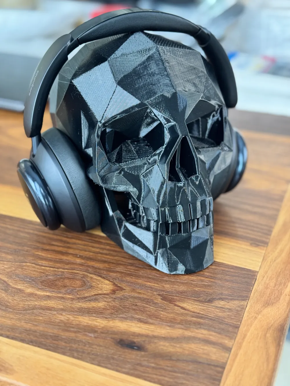 Low-Poly Skull Stand | Hats, Headphone, Sunglasses by josiah MakerWorld ...