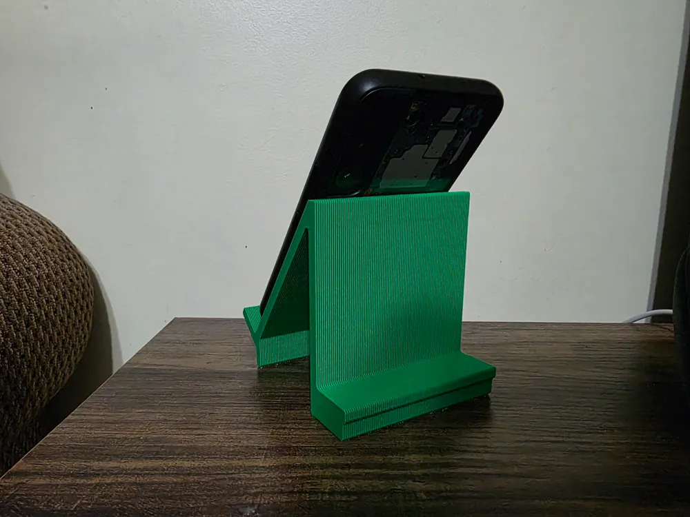 Phone Stand version 1 wip by Digicraft - MakerWorld