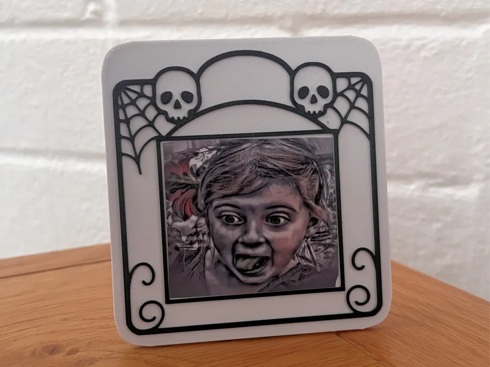 Spooky Picture Frame and Stand [Halloween] by Trenko MakerWorld ...