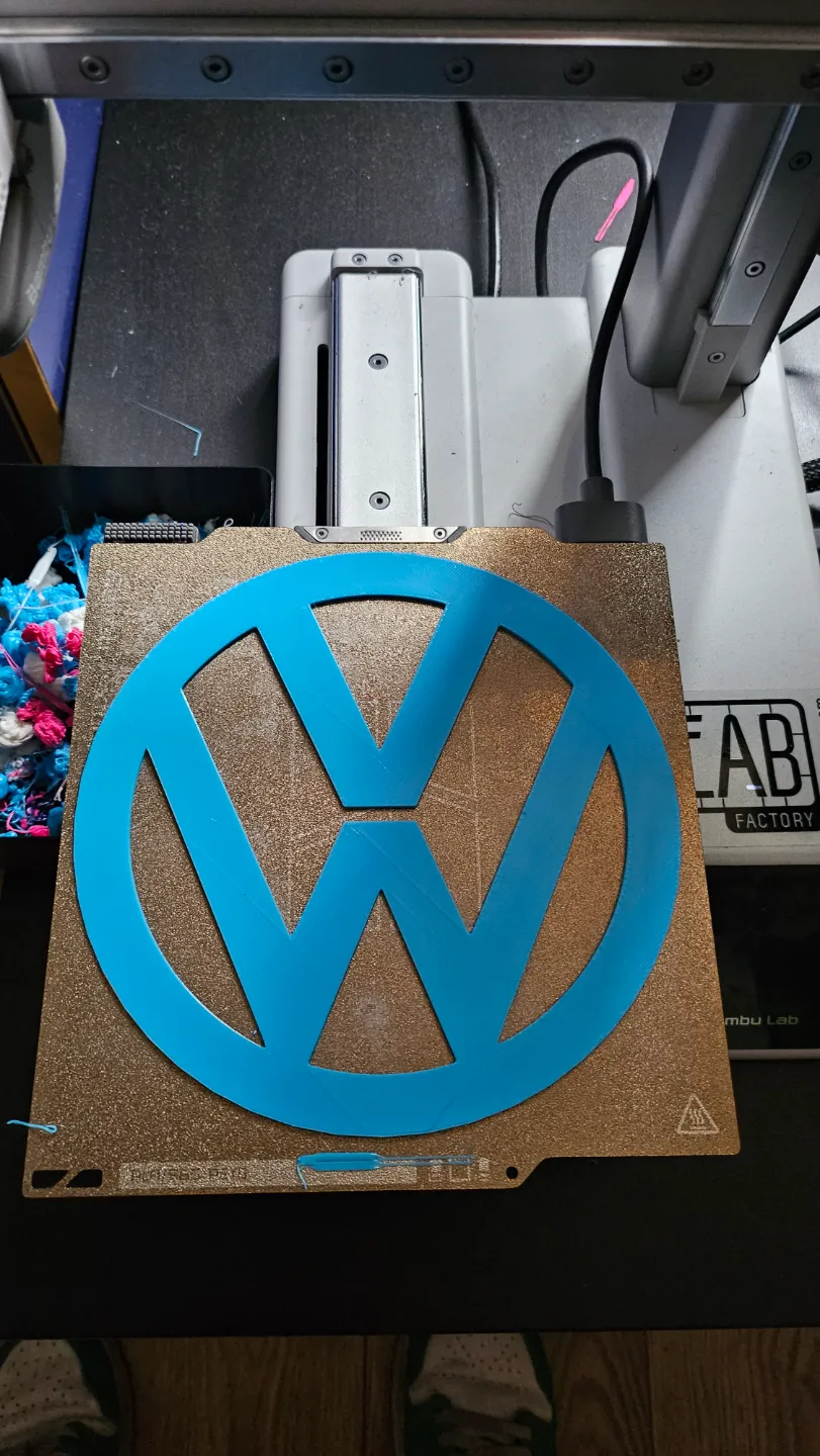 vw logo wall art 17 cm wide by the lauw - MakerWorld