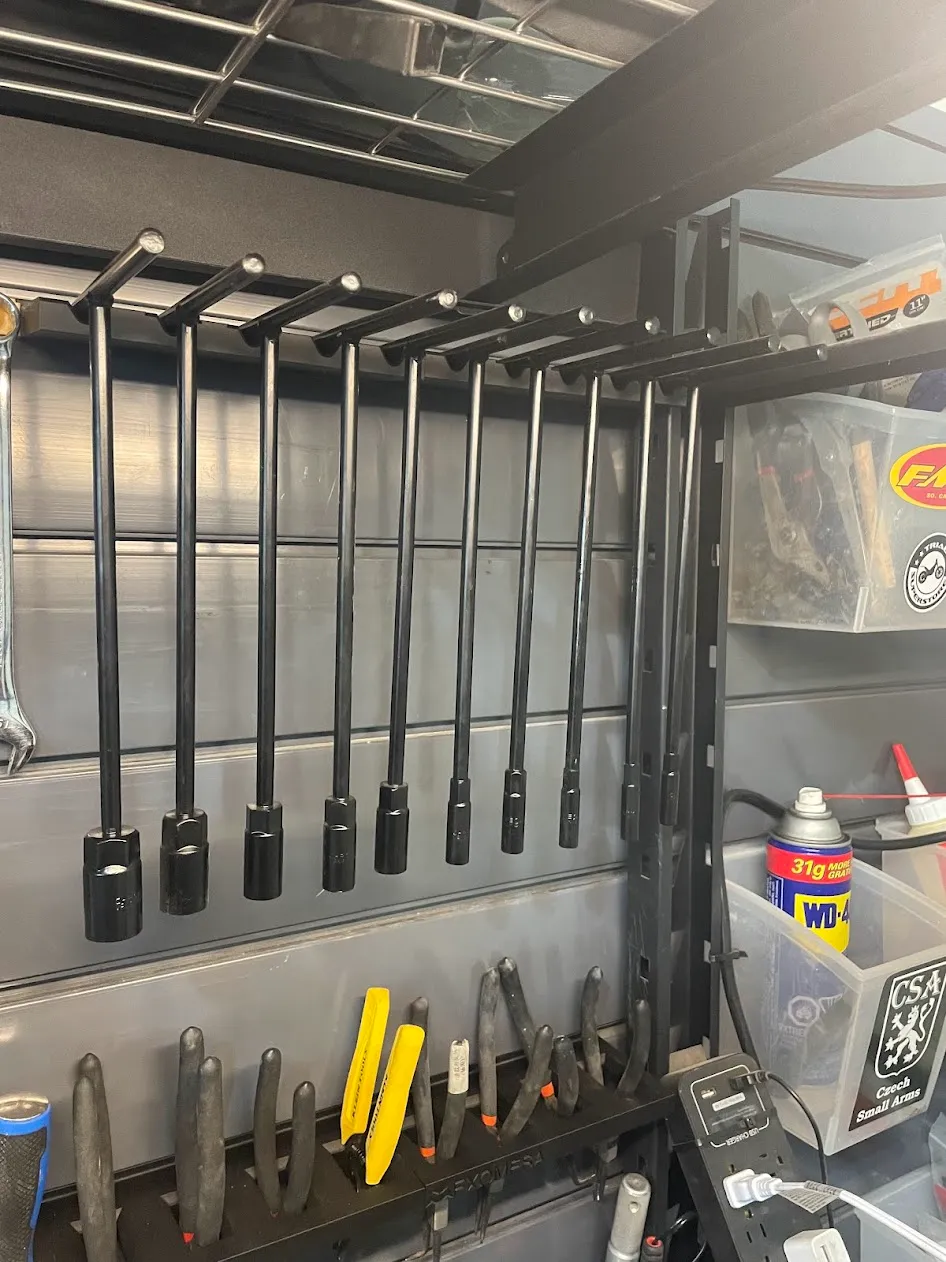 Slatwall Tool Holder Type 4 by exomesa - MakerWorld