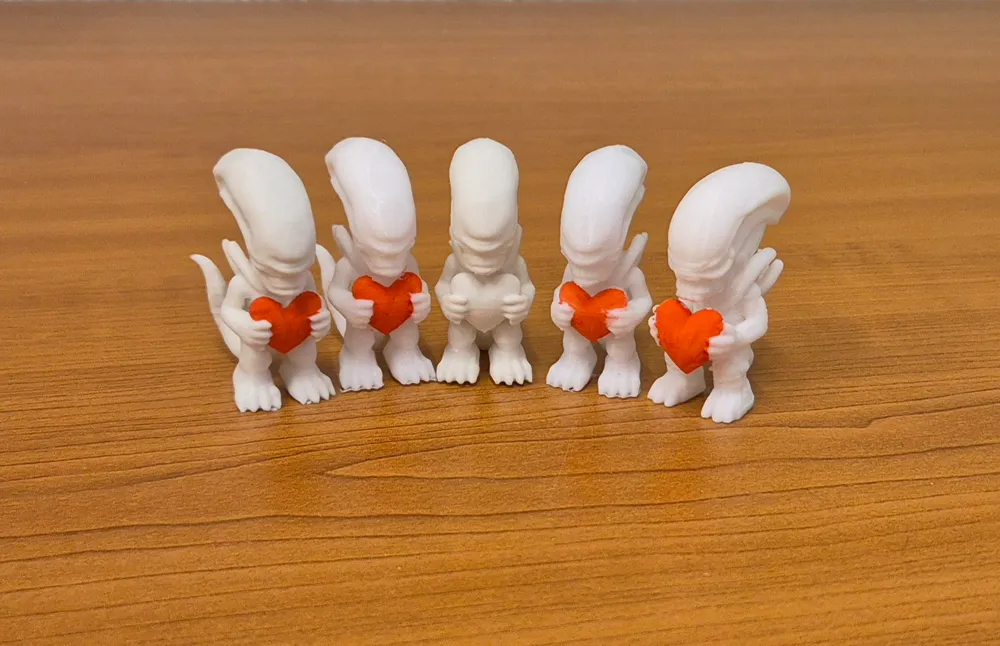 Alien Xenomorph in love, Valentine's Day figurine by JLA1mini - MakerWorld