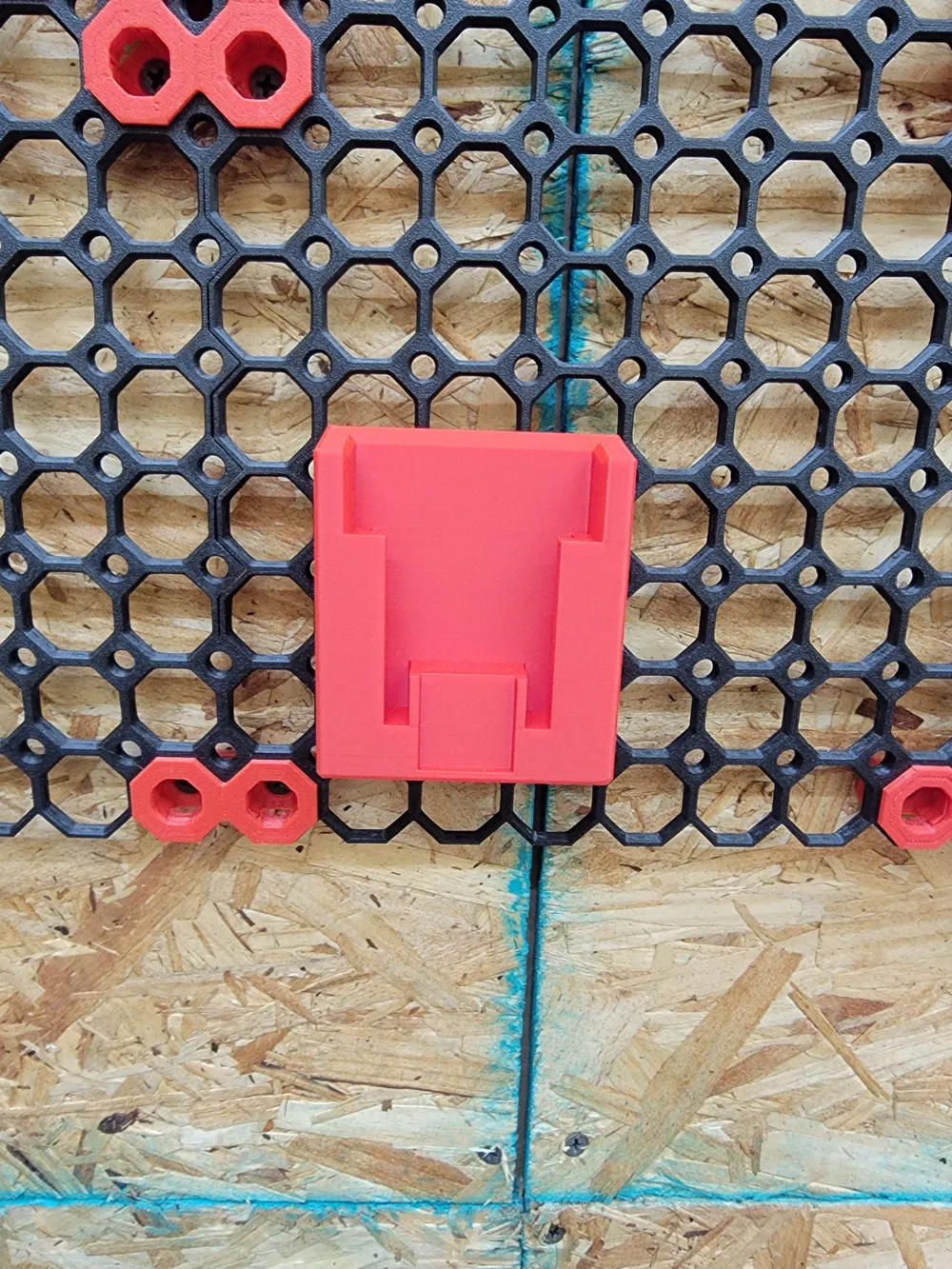 Milwaukee 18V No Latch Multiboard Battery Holder Remixed by Josh ...