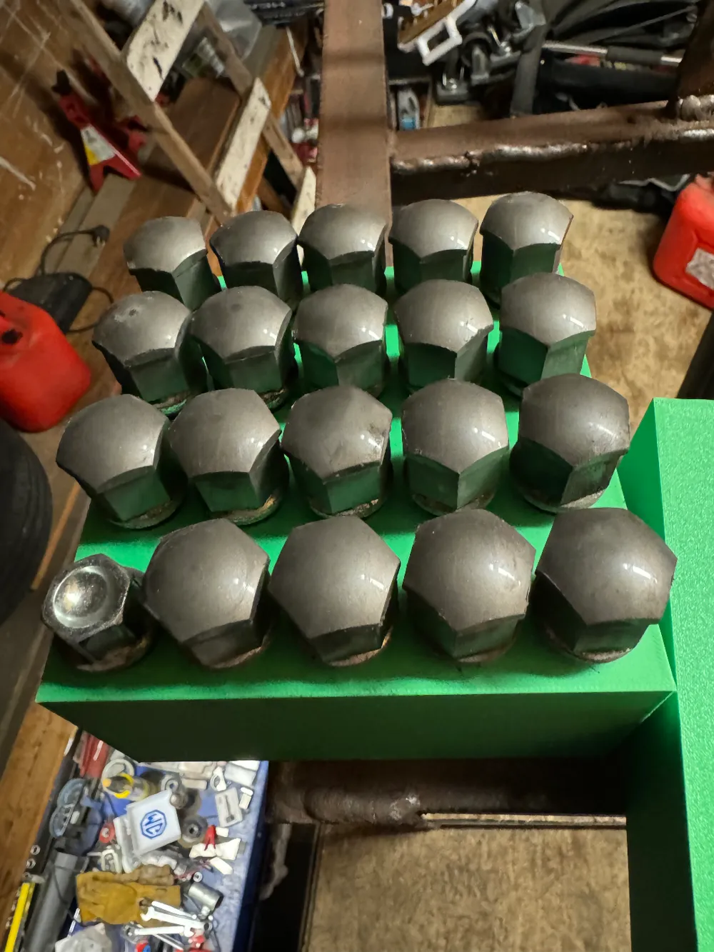 Lug nut storage for 14mm bolt/lugnuts by 3DRay - MakerWorld