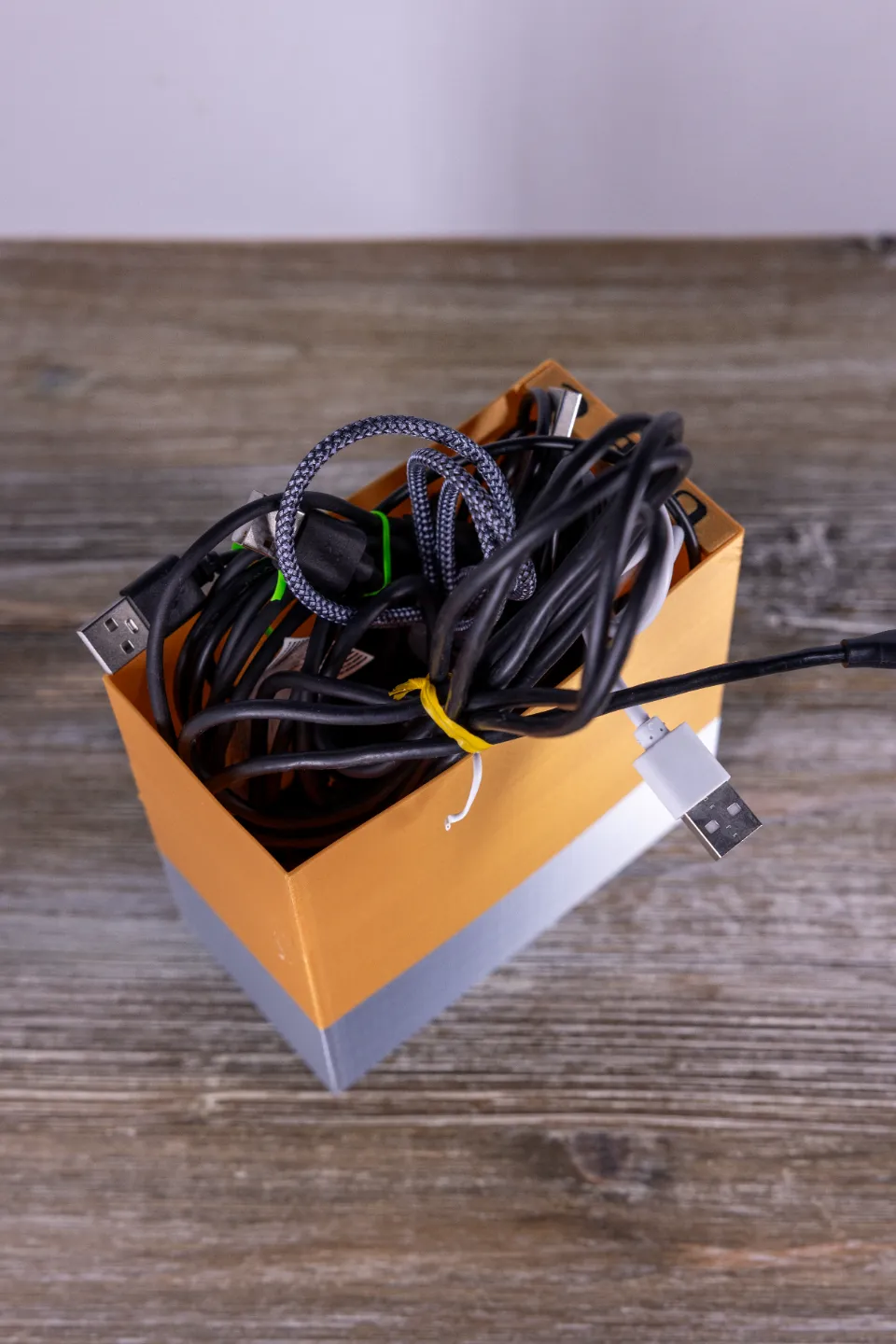 USB Cable Storage by dry3210 - MakerWorld
