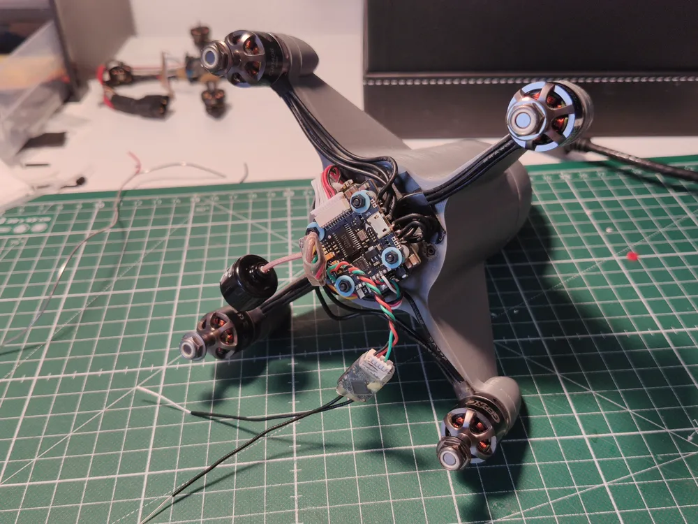 Rocket Drone Remixed by 摘星人 MakerWorld: Download Free 3D Models