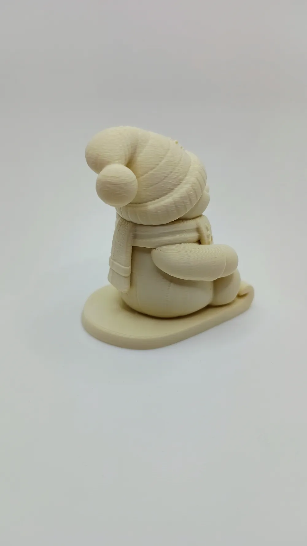 Schneemann auf Schlitten – kleine Winterfreude - MakerWorld 3D Model ...