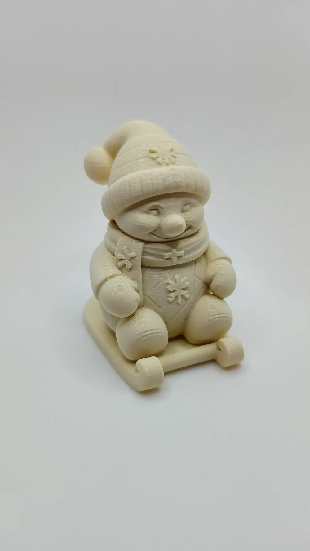 Schneemann auf Schlitten – kleine Winterfreude - MakerWorld 3D Model ...