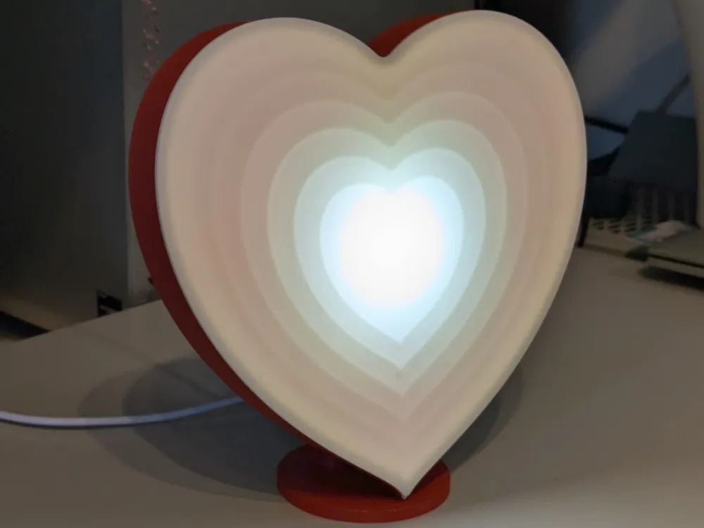 "Beating Heart" - Table/Desk Lamp by 3dprintedartuk - MakerWorld