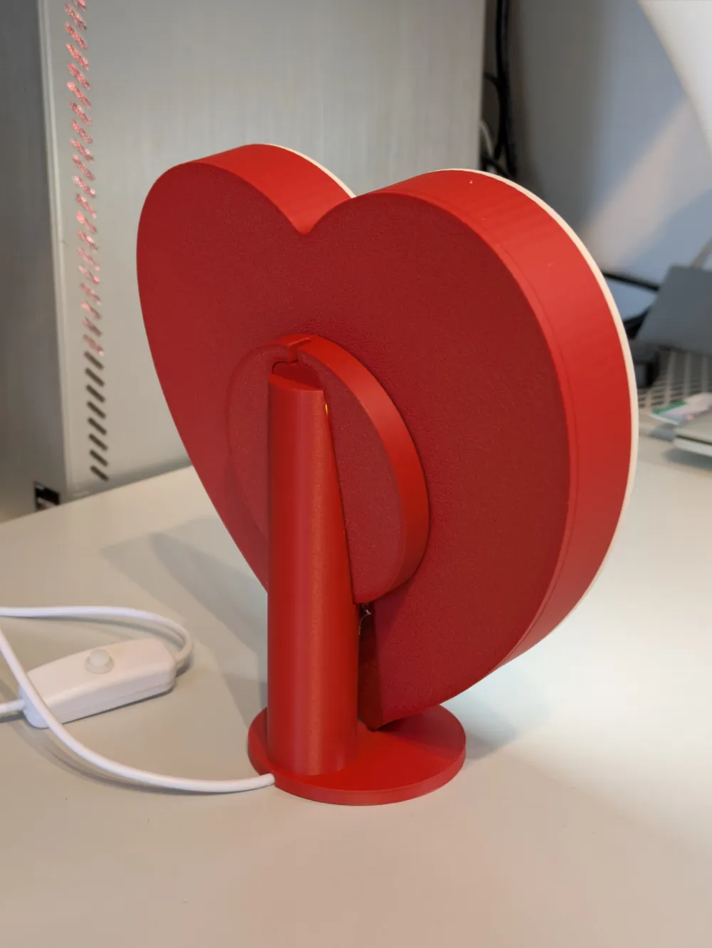 "Beating Heart" - Table/Desk Lamp by 3dprintedartuk MakerWorld: Download Free 3D Models