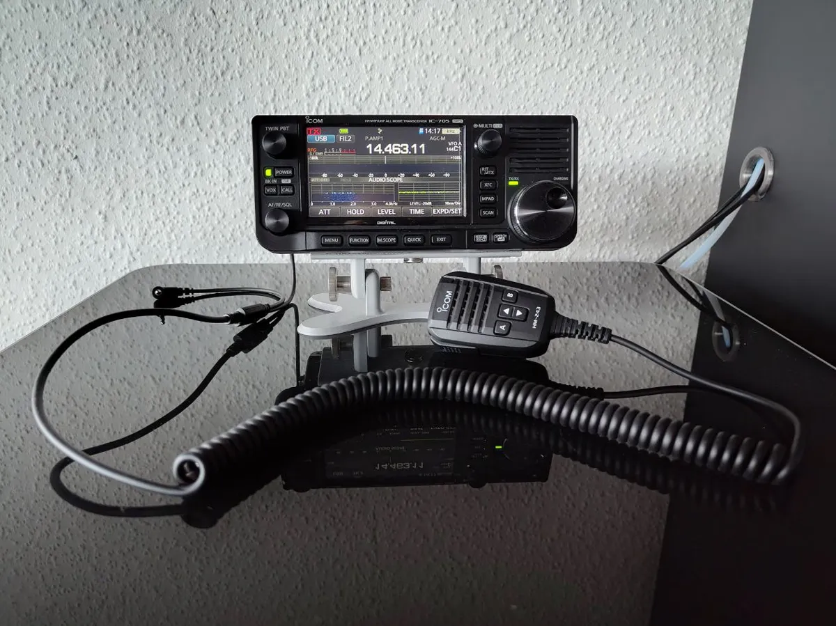 Adjustable stand for the Icom IC-705 - Free 3D Print Model - MakerWorld