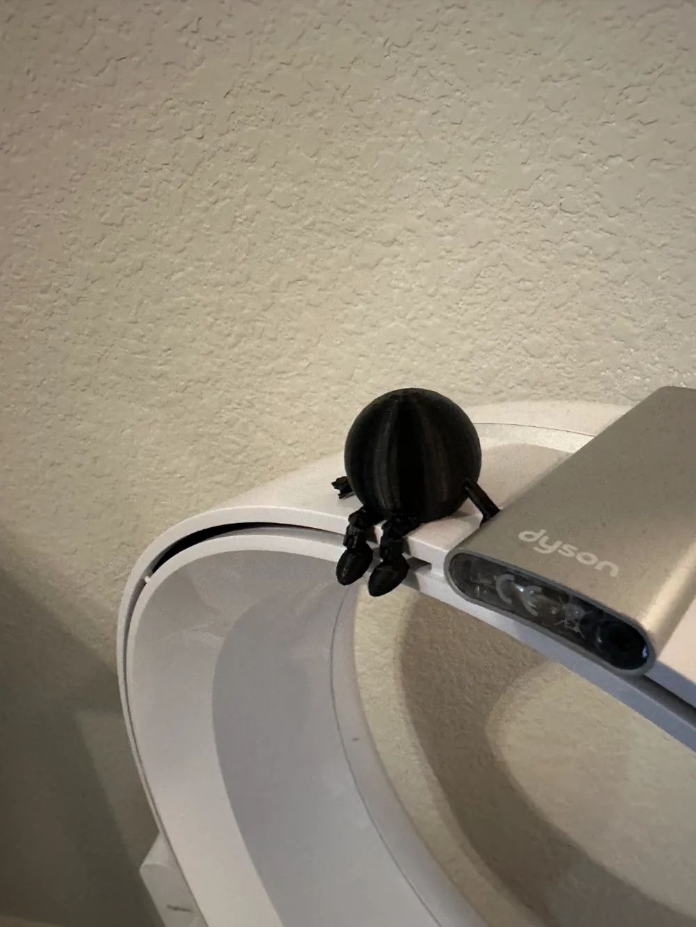 Mini Articulated Sphere Buddy! by 1upAnimates! - MakerWorld