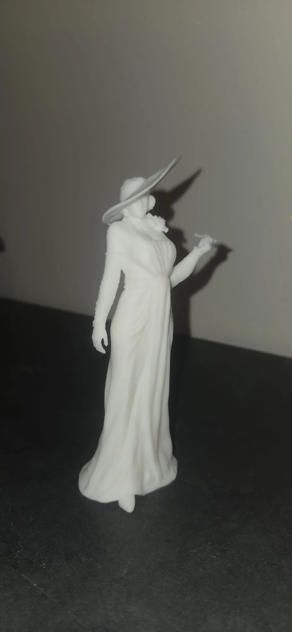 Lady Dimitrescu (Resident Evil Village) Figure - Free 3D Print Model ...